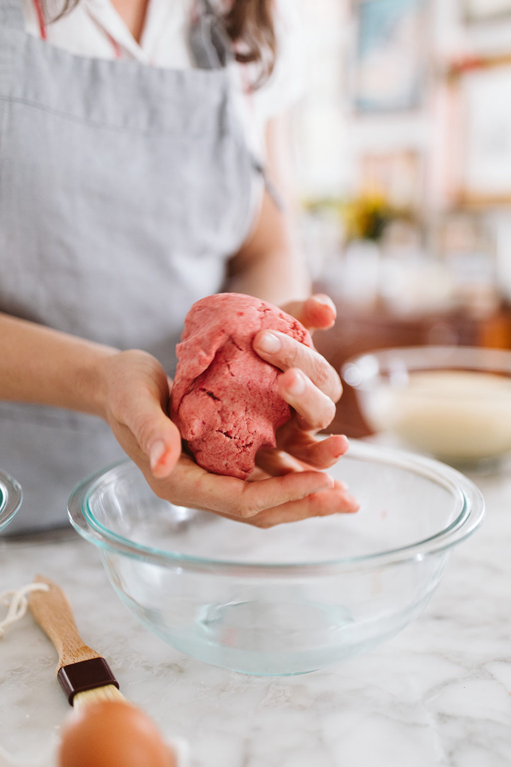 Strawberry and Vanilla Bean Daisy Conchas (Mexican Sweet Bread Recipe ...