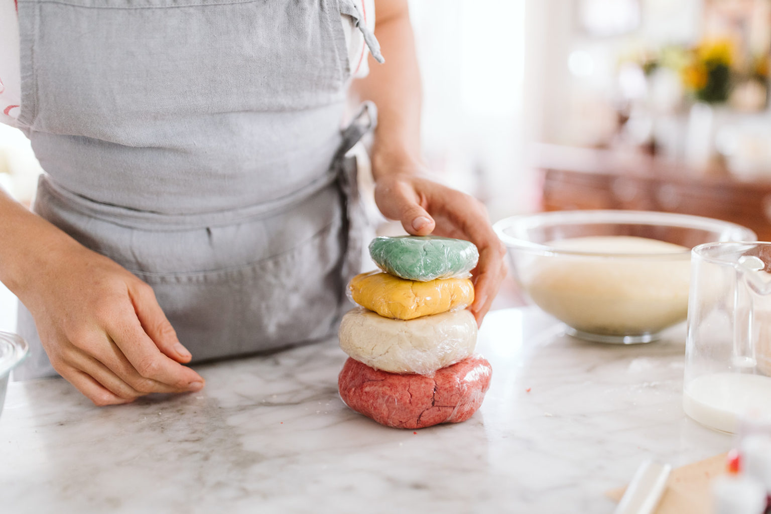 Strawberry and Vanilla Bean Daisy Conchas (Mexican Sweet Bread Recipe ...